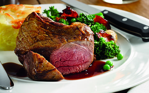 Lamb rump with potato gratin - Bidfood