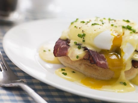 How to make Eggs Benedict with bacon | Bidfood recipes