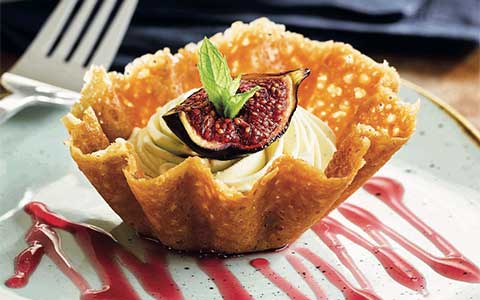 Brandy snap basket with vanilla mascarpone cream - Bidfood