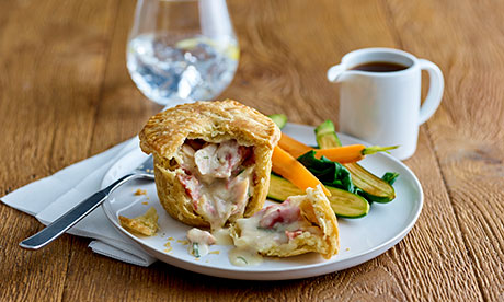 Chicken, smoked ham hock & Philadelphia suet pie - Bidfood
