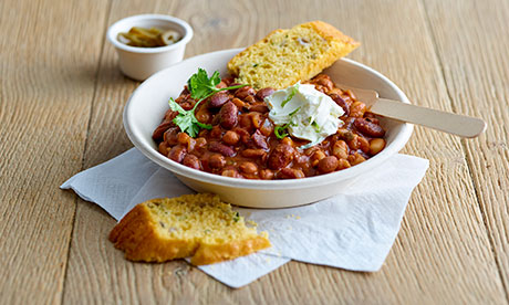 Three bean Philly chilli with cornbread wedges - Bidfood
