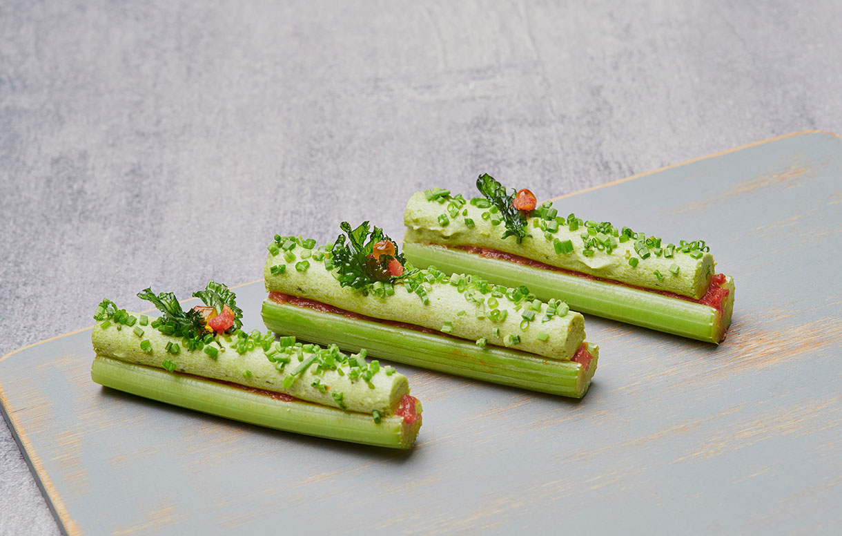 Lakeland Dairies celery batons - Bidfood